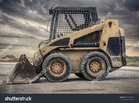 1 091 Bobcat Loader Royalty Free Images Stock Photos Pictures Shutterstock