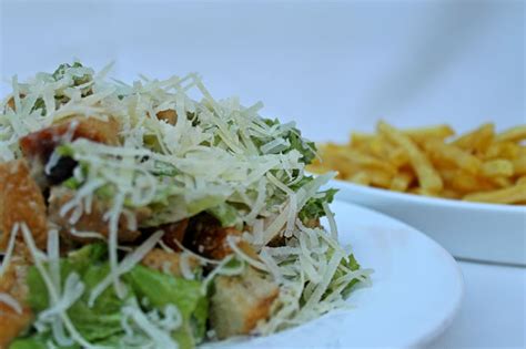 დელიკატო საკვები ადგილზე მიტანით ფურშეტი ლანჩი ყავაზე შესვენება კერძების ადგილზე მიტანა