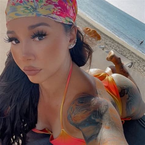 Jess Jessica8 • Threads Say More