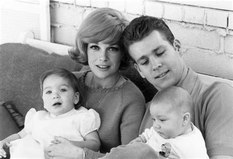Sad Facts About Joanna Moore The Star Who Lost It All