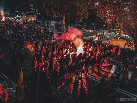 [napoli] Tamponi E Mascherine Ffp2 Li Paghino Loro Il 4 1 Disoccupati In Piazza Mo Bast E