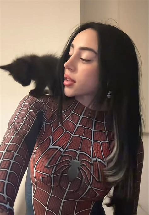 Nicki Nicole Nicole Supergirl Cosplay Fashion Aesthetics