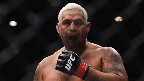 Mark Hunt Inks Six Fight Ufc Deal Worth Millions Eyes Heavyweight