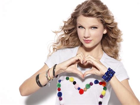 Hand Heart Taylor Swift Wallpaper Love Wallpaper Better
