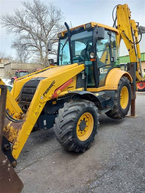 Извършва строителни услуги с комбинирани багери товарачи 2 бр Строителни услуги Ямб