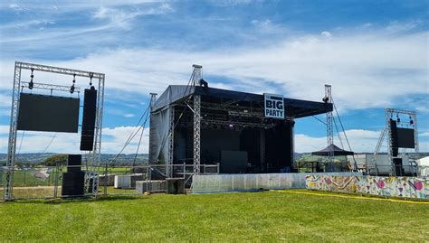 Rcf Hdl Systems Bring Wine On Stage