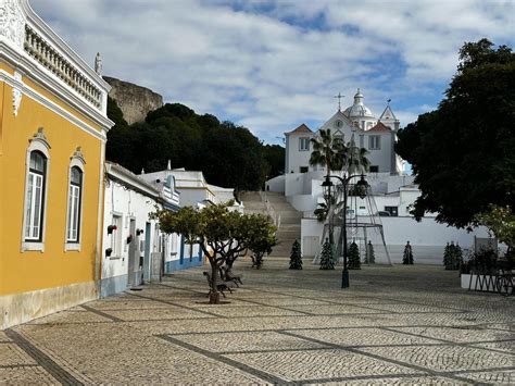 Ани Салич и Цацаров с меден месец в топлите страни ето на кое