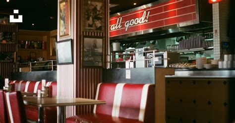 빨간색과 검은 색 바 의자 사진 Unsplash의 무료 식당차 이미지