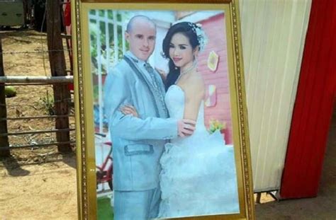 កូនក្រមុំខ្មែររៀបការប្តីជនបរទេស អ្នកភូមិមិនហ៊ានចូលរួម សម្លេងសហគមន៍ខ្មែរ