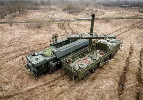 우크라이나 보급선 대폭파 러시아 병사가 발사하는 탄도미사일에 초토화 군사돋보기