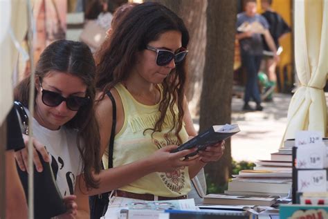 Община Варна предлага 4 нови места за Алея на книгата Площад Славейков