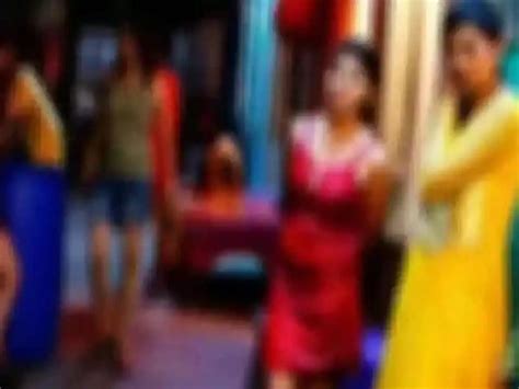 Sex Racket Allegation Ias अधिकारी चलाता है सेक्स रैकेट महिला अधिकारी