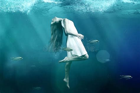 Floating Underwater Pose Reference