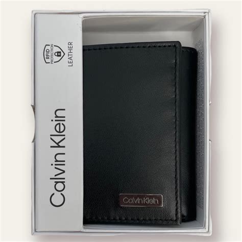 Calvin Klein Bags Calvin Klein Trifold Leather Wallet Poshmark