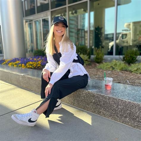 Picture Of Natalie Decker