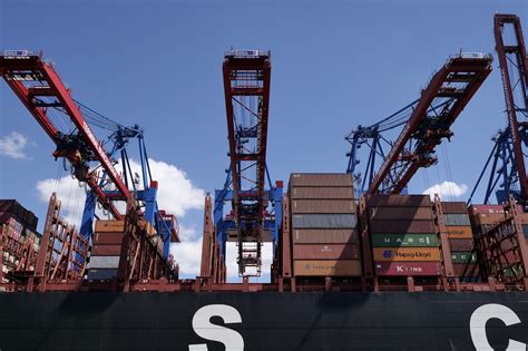 10 000 Free Container Terminal Sts Crane Container Images Pixabay