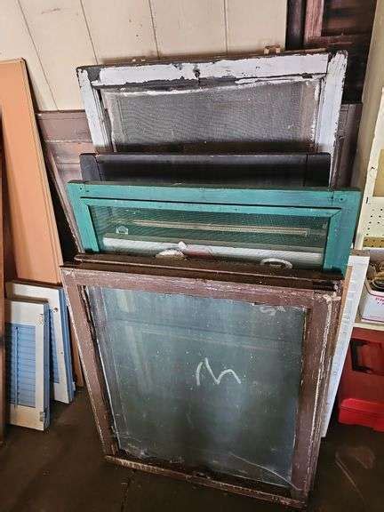 G Assorted Windows And Screens Isabell Auction