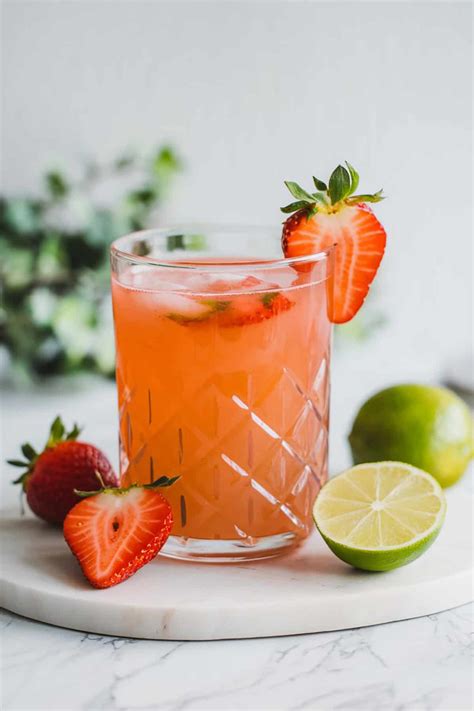 Strawberry Rum Smash Howdykitchen