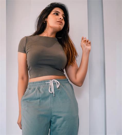 Actress Aathmika Photos News In Telugu