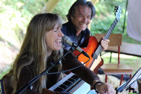 Devi Devi Reith Singer