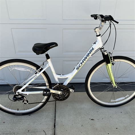 Womens Bicycle Schwinn Trailway Hybrid Bike For Sale In Kent Wa