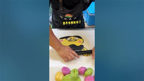 终于吃到了卡通卤肉卷啦，原来面饼还可以这样做？？ 卡通人物真的太可爱了路边摊美味 卤肉卷 路边摊 夜市 Youtube