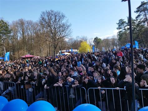 ГЕРБ СДС закриха кампанията си в София с голям концерт в Северния парк СДС