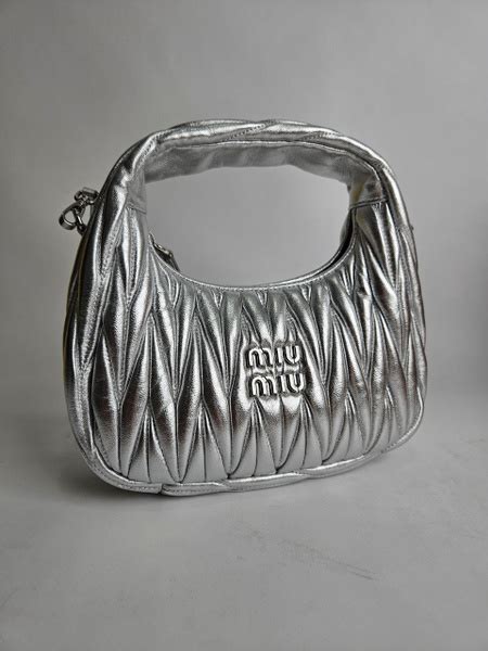 Женская сумка MIU MIU - купить с доставкой по выгодным ценам в интернет ...