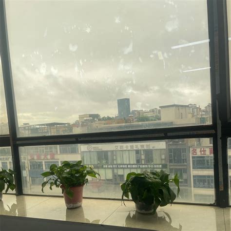 侯耀华：侯耀文能进铁路文工团，是张伯鑫的爷爷张喜林极力促成的 侯宝林 相声 弟弟