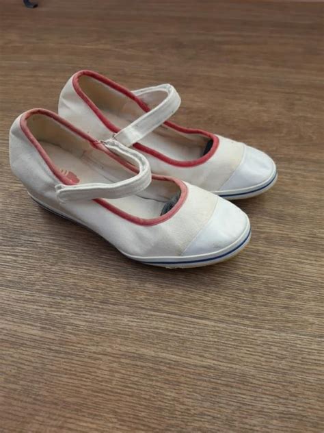 Кеди на танкетці — ціна 100 грн у каталозі Кеди Купити жіночі речі за доступною ціною на Шафі