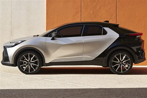 그랜저 값인데 베일 벗은 토요타 소형 Suv 몸값만 무려 5천만 원 그랜저 값인데 베일 벗은 토요타 소형 Suv 몸값만 무려 5천만 원