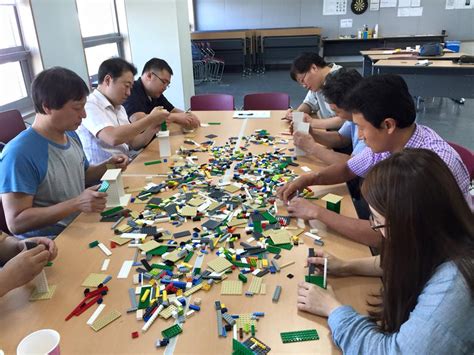 레고시리어스플레이 도로교통공사 직무교육에 레고시리어스플레이 과정 진행중입니다