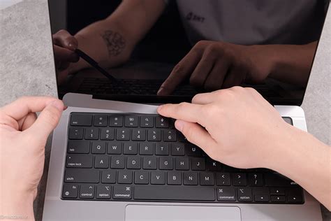 Tr I Nghi M D N Macbook Pro Inch M M Innostyle In