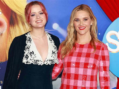 All About Reese Witherspoon S Lookalike Daughter Ava Phillippe