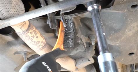 How to change rear engine mounts on CITROËN C Hatchback JM replacement guide