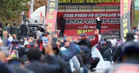 엎친 데 덮친 격 석화업계 화물연대 파업 장기화에 울상