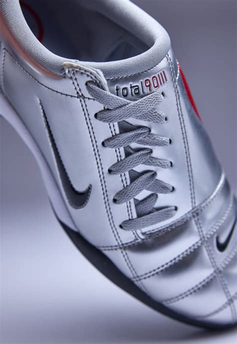 Closer Look At Two Of The New T90 Iii Sp Colourways Soccerbible