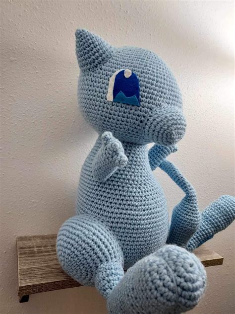 Crocheted Shiny Mew R Amigurumi