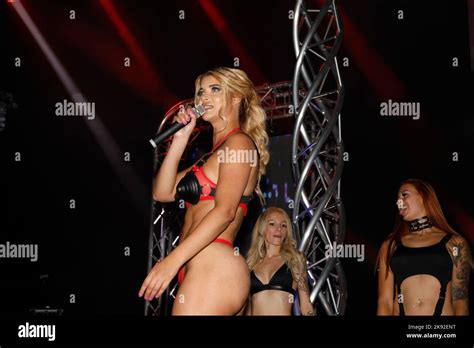 Micaela Schäfer Auf Der 25 Venus Berlin 2022 In Den Messehallen Unter