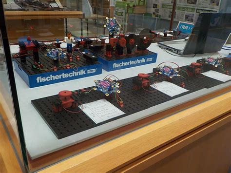 夏休み親子で楽しむプログラミング体験講座を開催しましたご報告 小山市立中央図書館 公式ホームページ