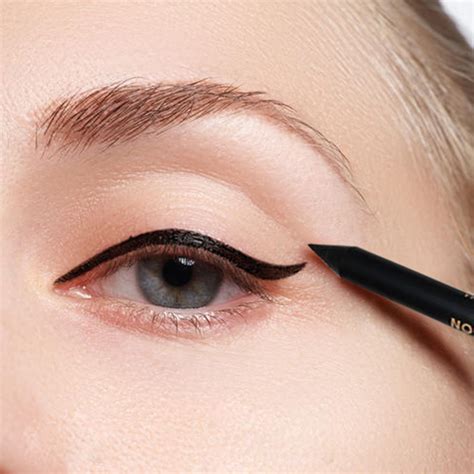 Easy To Use 15 Color Eyeliner Gel Pen Eye Shadow Pen Waterproof Non