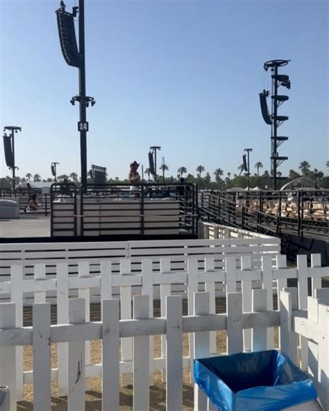 Iris Walker Iriswalker • Instagram Photos And Videos