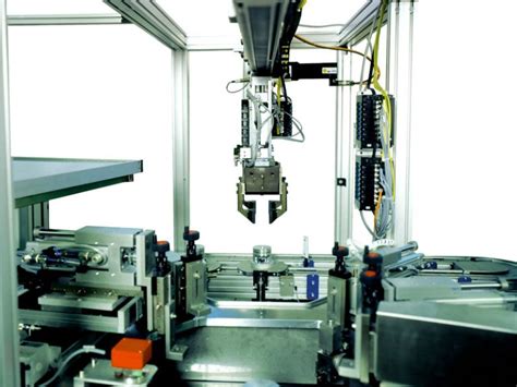 Ultrasonic Testing Device With Handling For Series Production