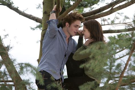 The Cullens Are Ageless But Is Twilight Revisiting The Vampire