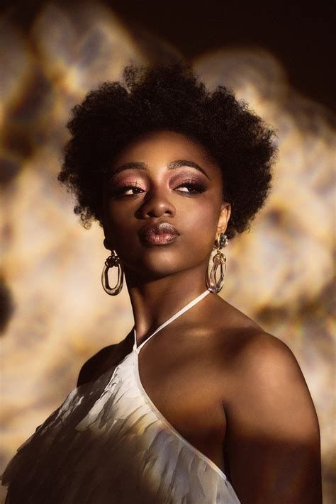 No Dia Do Jazz Conheça Samara Joy Artista Revelação Do Grammy 2023
