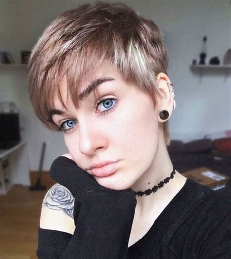 25 Of The Best Pixie Cuts To Try With Bangs Hairstylecamp Edgy