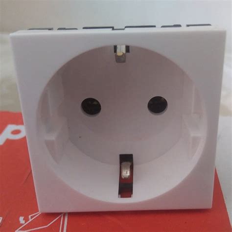 Розетка Legrand Mosaic 2К+З без шторок винтовой зажим 2М, белая ...