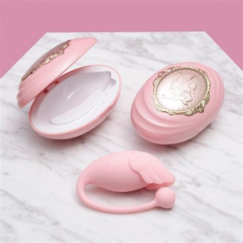 신박한 디자인의 여성 성인용품 Avdbs