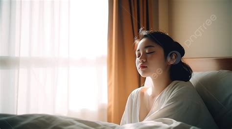 침대에서 휴식 아시아 여자 일어나서 휴식을 취하는 젊은 여성 고화질 사진 사진 편안 배경 일러스트 및 사진 무료 다운로드 Pngtree