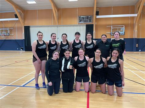 Te Waipounamu Maori Netball